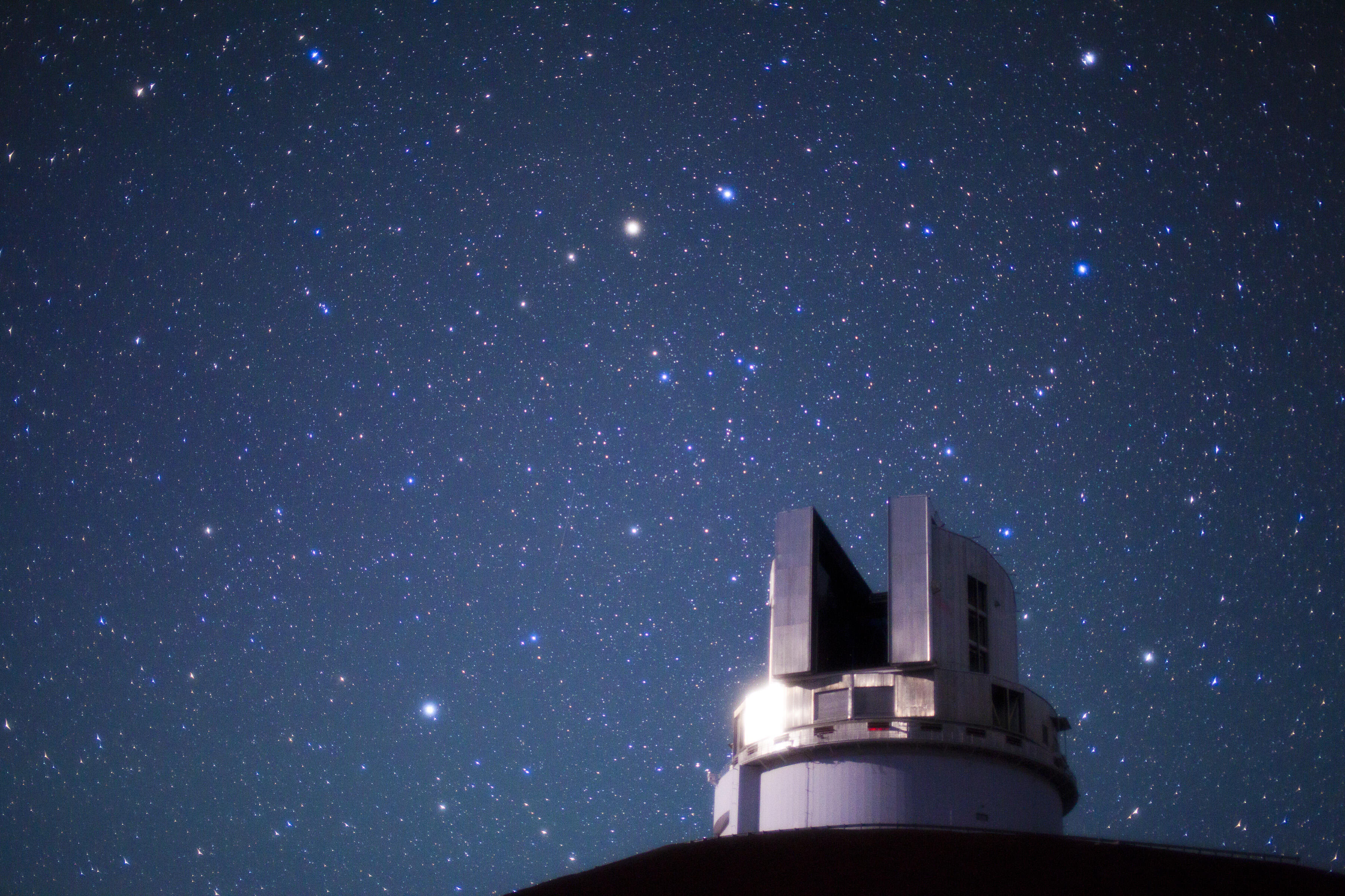 Full of northern stars over the Subaru Telescope enclosure | Subaru ...